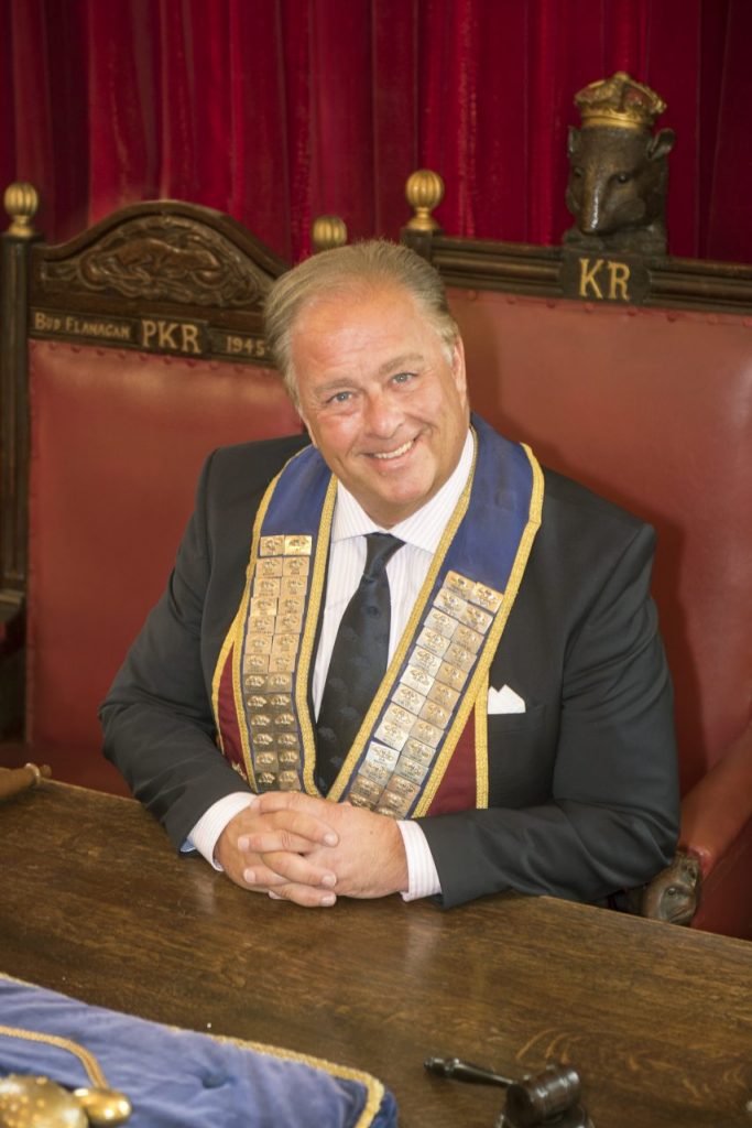 new king pic - Ian Richards - Comedian, After Dinner Speaker, Charity ...